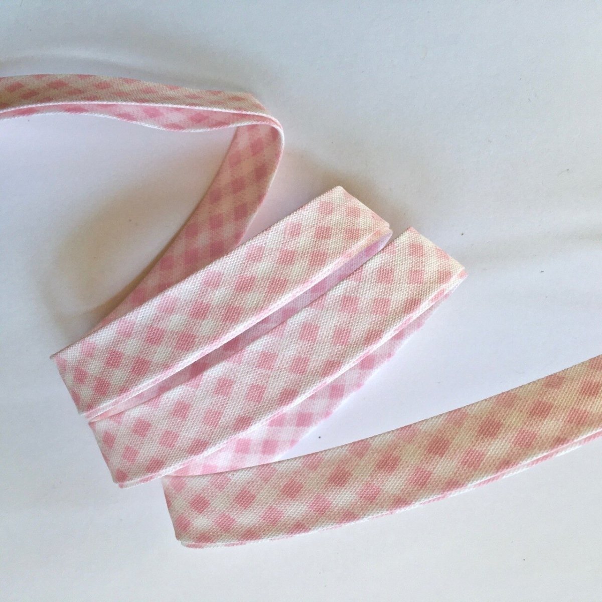 1" Baby Pink Gingham Double Fold Bias Quilt Binding 50 YD