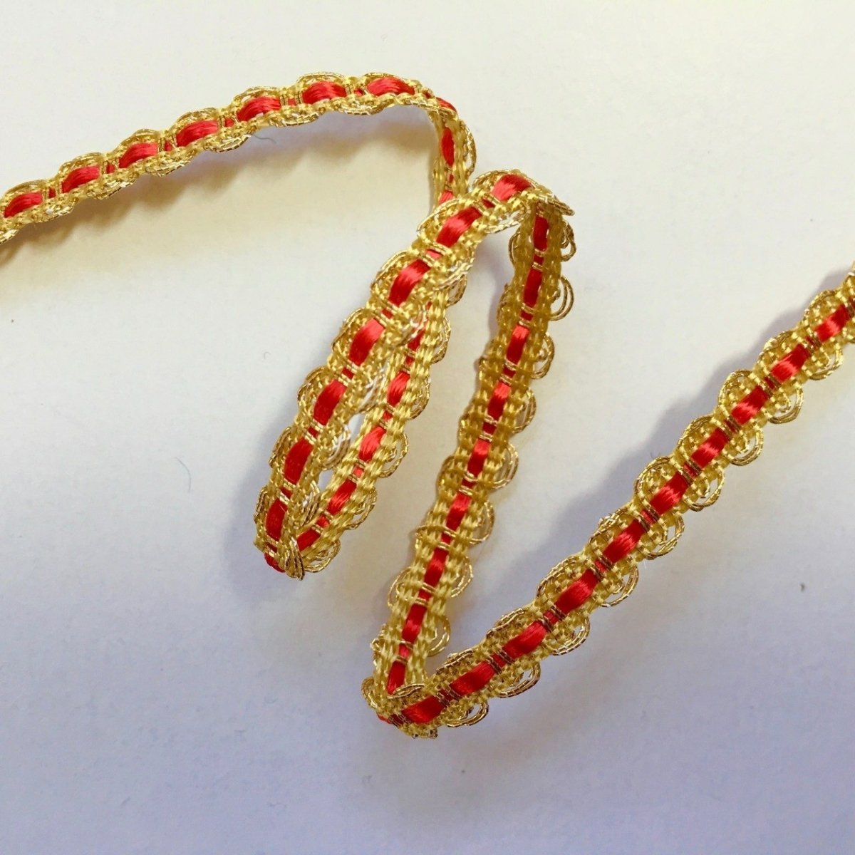 3/16" Red and Metallic Gold Scallop Braid